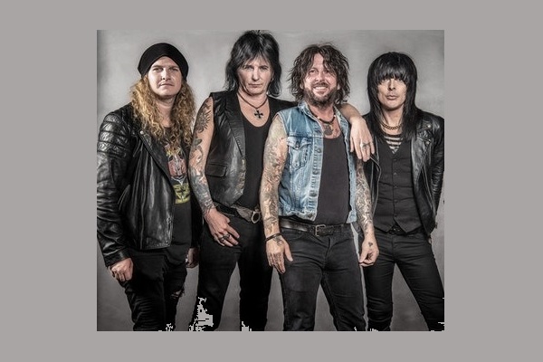 LA Guns band crop - maytherockbewithyou.com